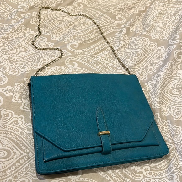 Izzy & Ali | Bags | Izzy Ali Style Purse With Chain | Poshmark